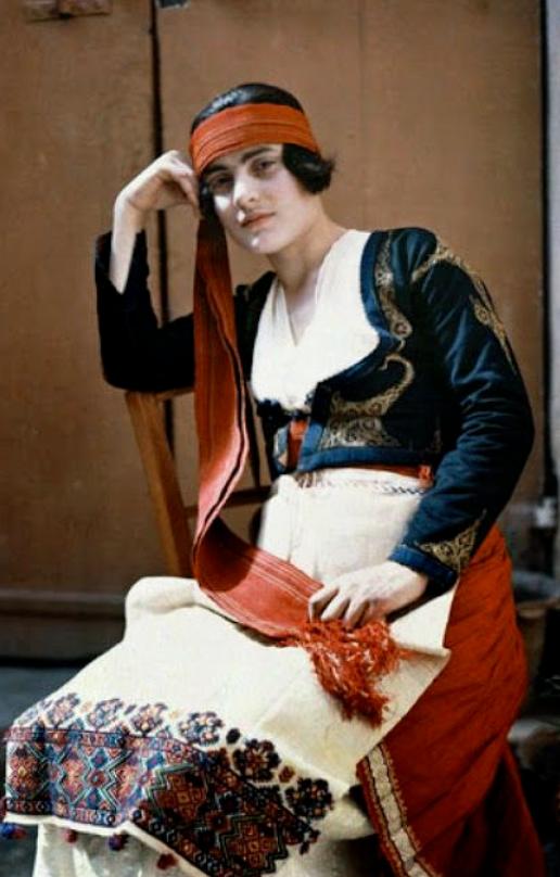 Greek modern women's traditional clothing - iNEWS