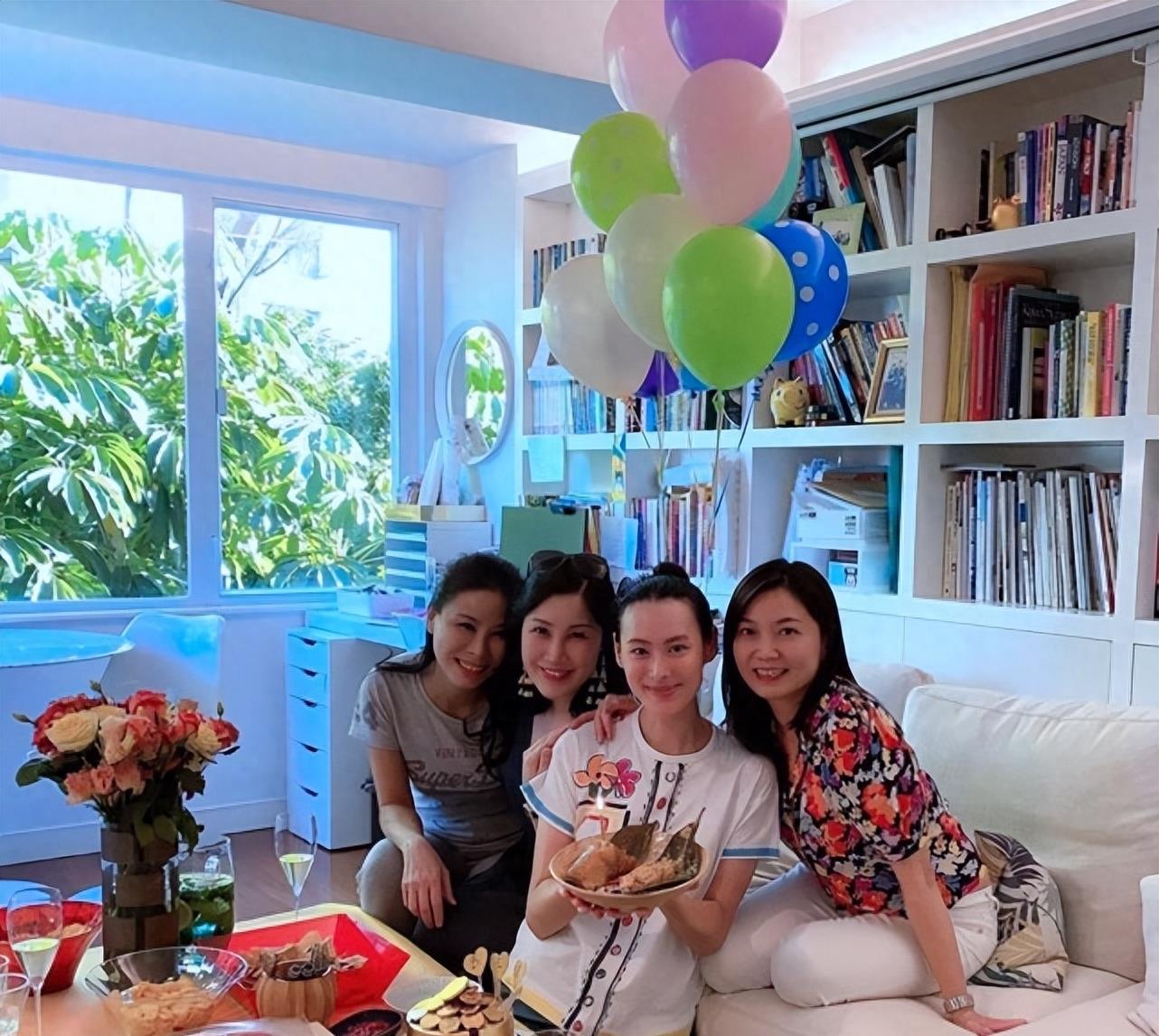 Liang Luoshi gave birth to four children, a boy and a girl. Li Ka-shing ...