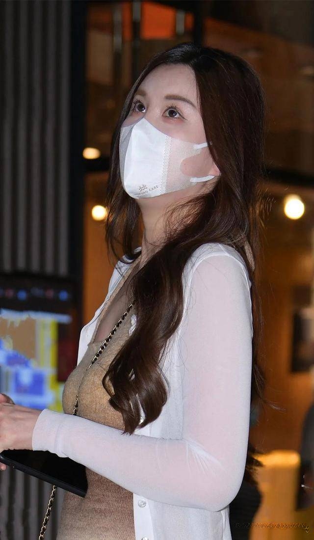 "A must-have for fashion goddesses! Let you show noble and elegant ...