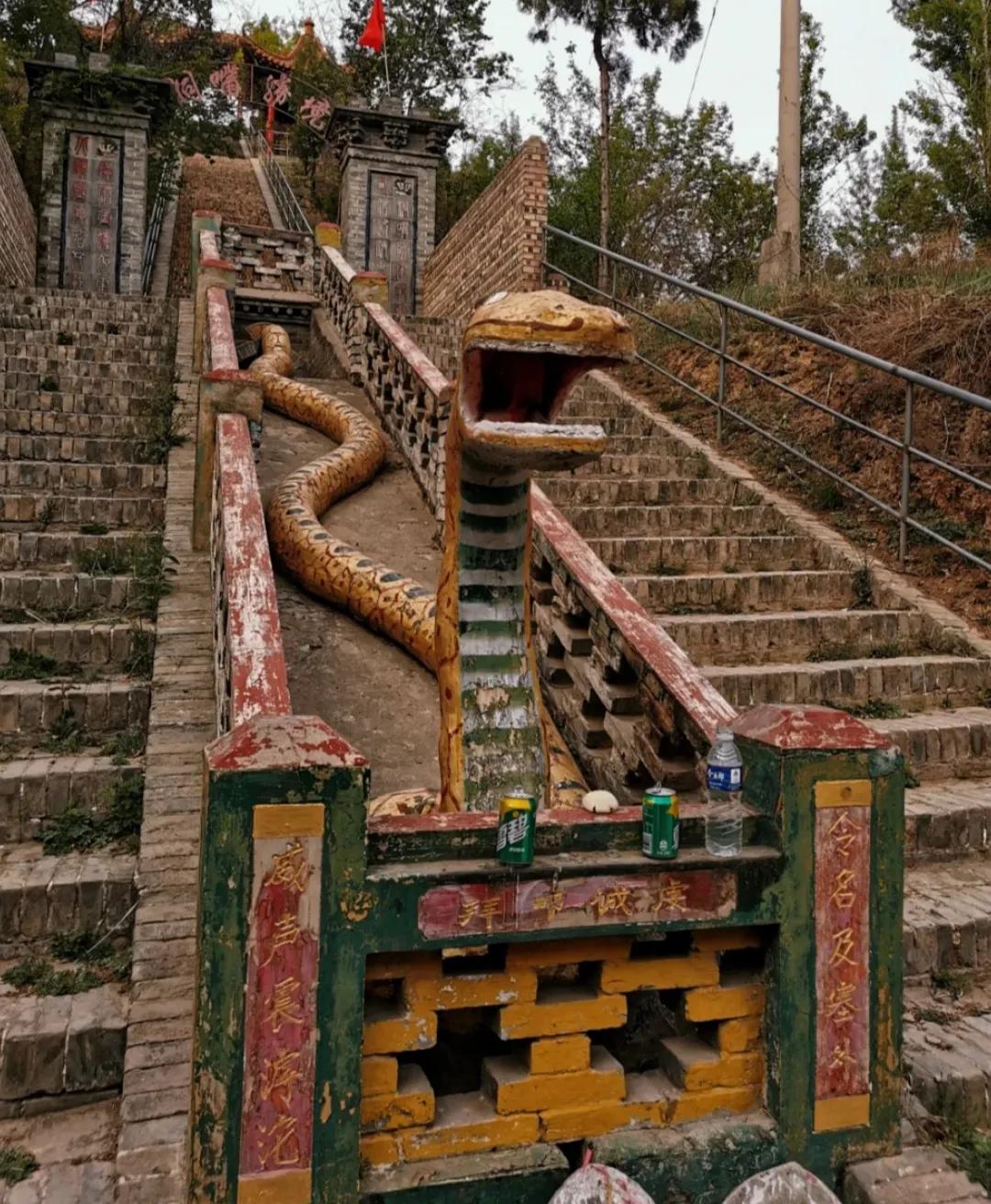 Temple of the Immortal Mang in the Deep Mountains - iNEWS