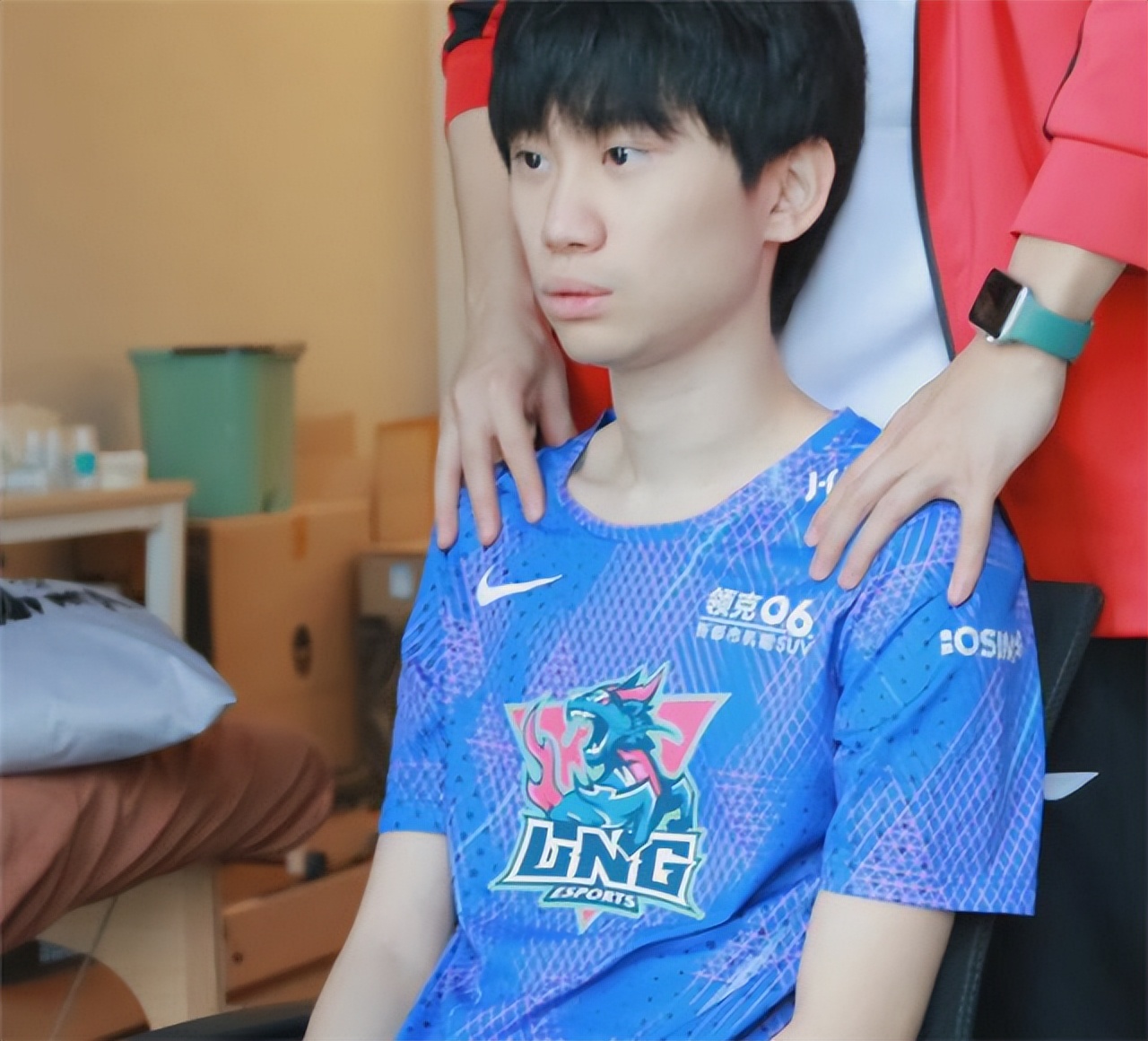 I can't say Raff here!A LBL let doinb break defense 3 times, lwx always thanks midgap - iNEWS