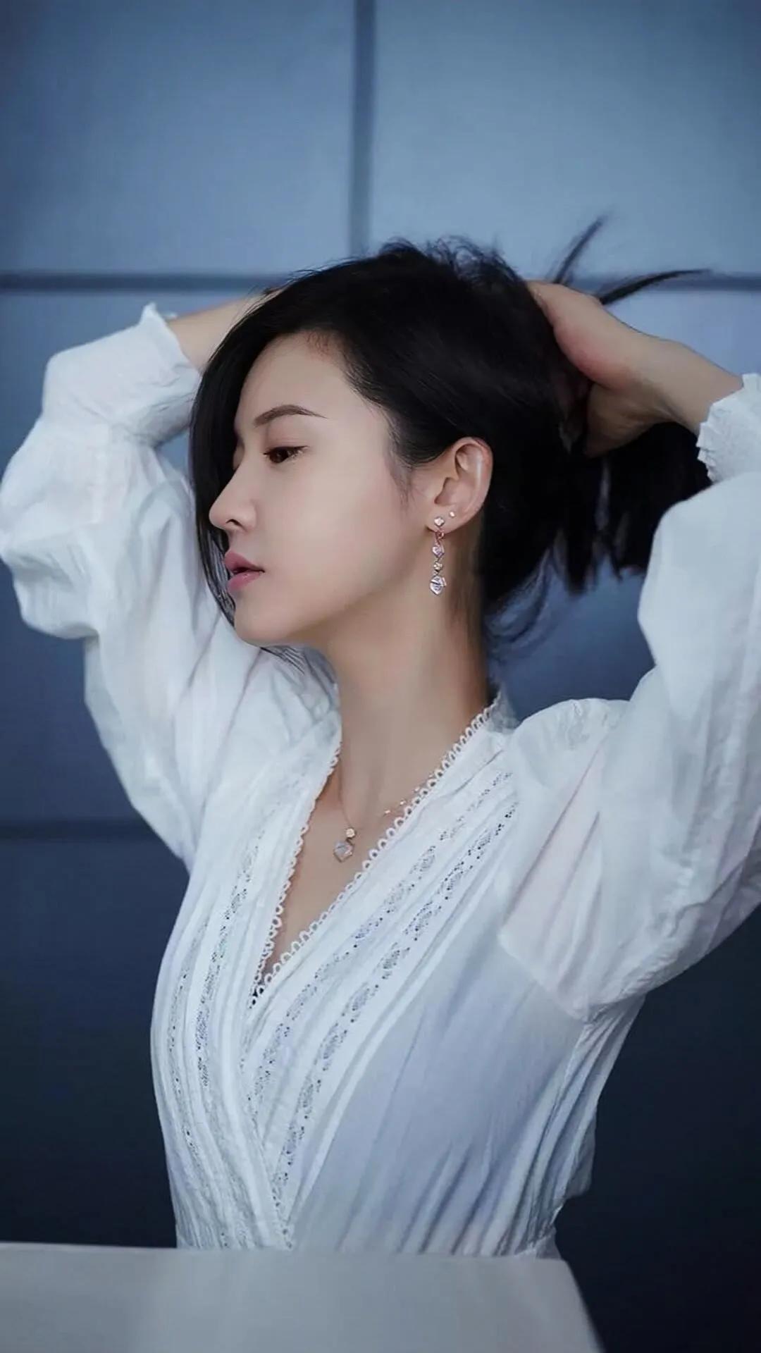 Mainland female singer - Yang Zishan - iMedia