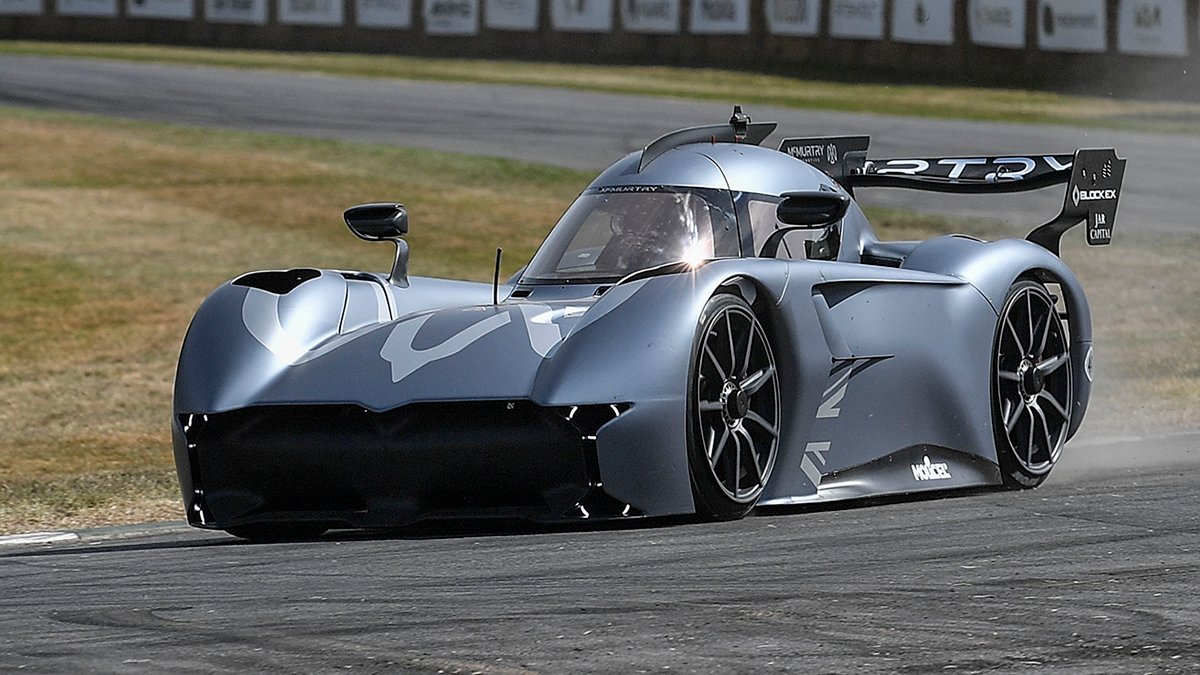 Drive a single-seater supercar like a fighter jet - iNEWS