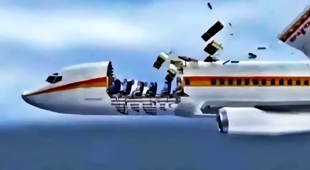 In 1988, a plane suddenly cracked at an altitude of 7,500 meters, and ...