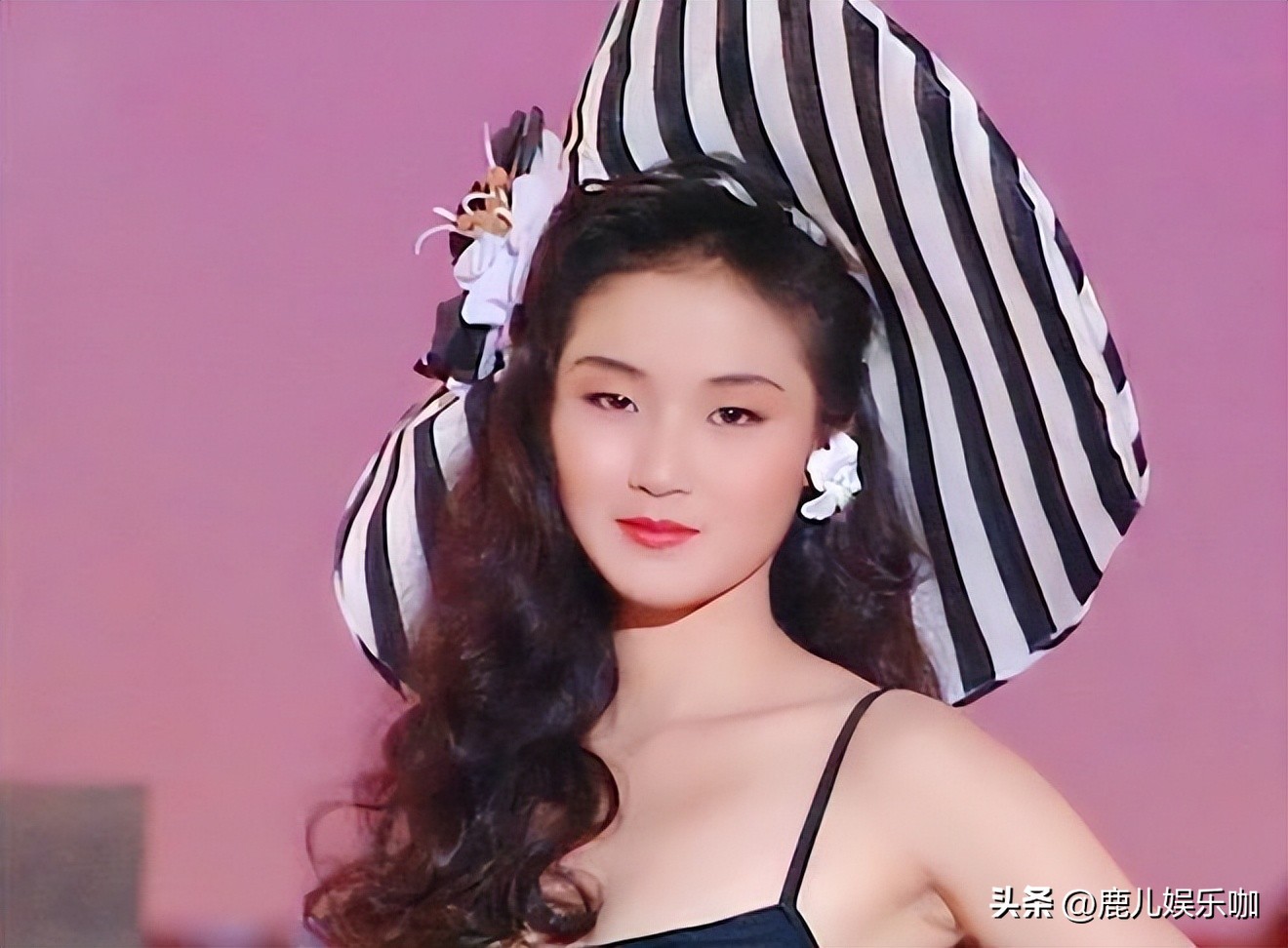 Wan Qiwen: A pair of beautiful legs has changed the aesthetics of the Hong Kong circle. - iNEWS