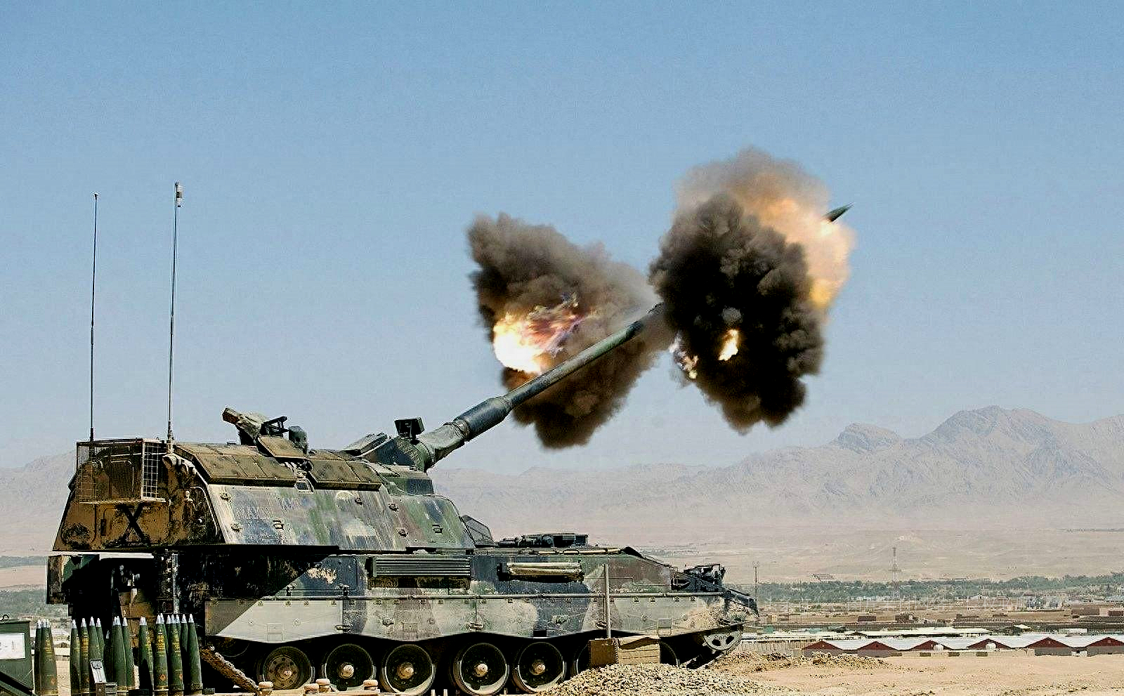 40,000 artillery pieces and a reserve of hundreds of millions of ...