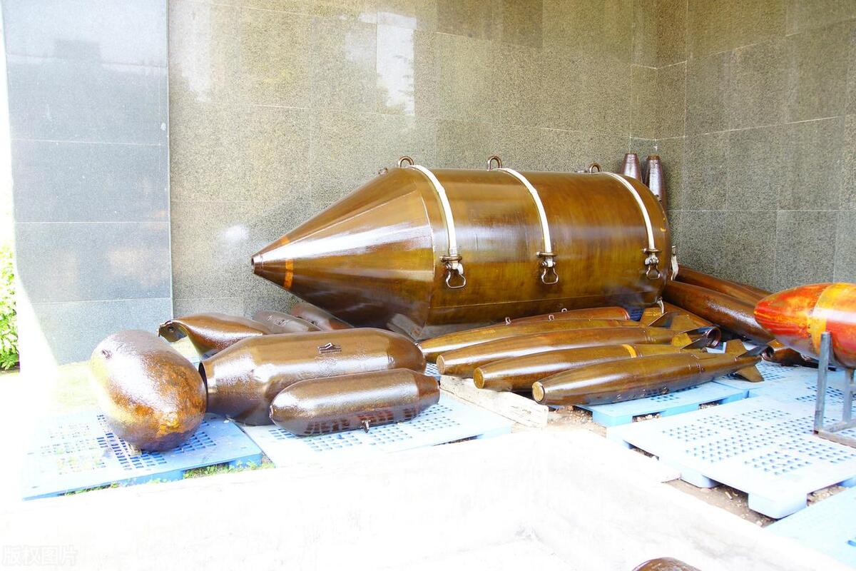 Wow! Cluster bomb, is it the most amazing killing tool on earth? - iMedia
