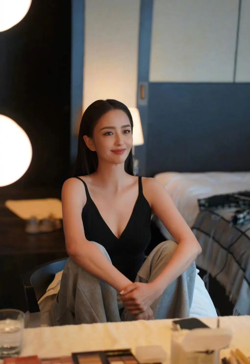 After the divorce, Tong Liya's clothing was released, her figure is graceful and fashionable ...