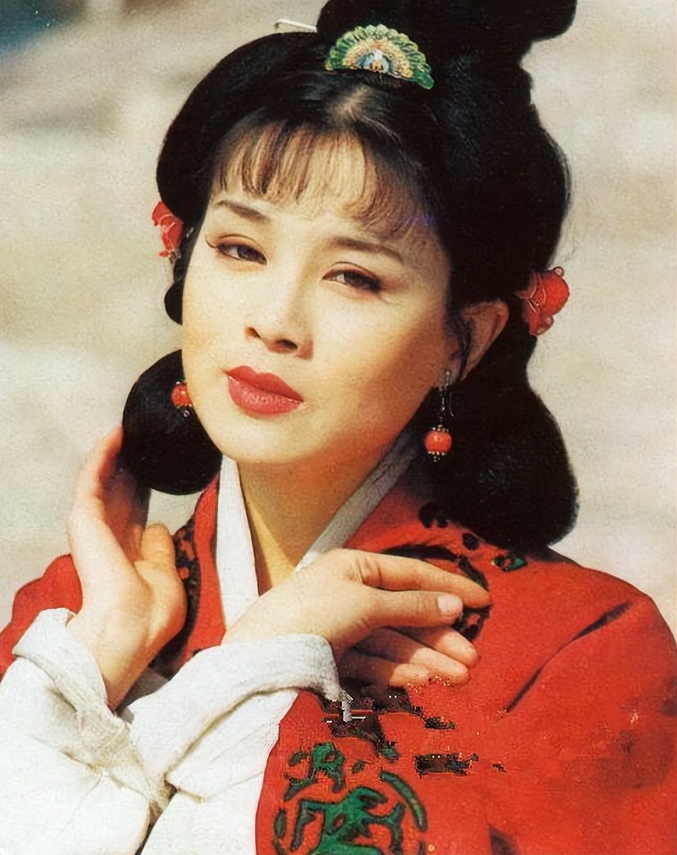 Zhao Mingming, known as "the first beauty in ancient costumes", has a ...