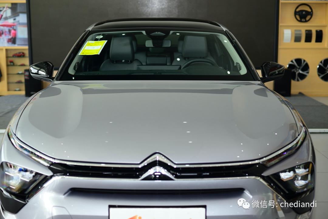 Dian Dian Tan Shop / Time flies, only the youthful heart of Versailles ...