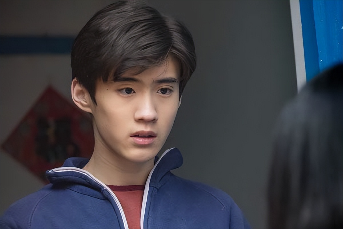 The teenager Gu Tingye has grown up, starred in the school drama, the ...