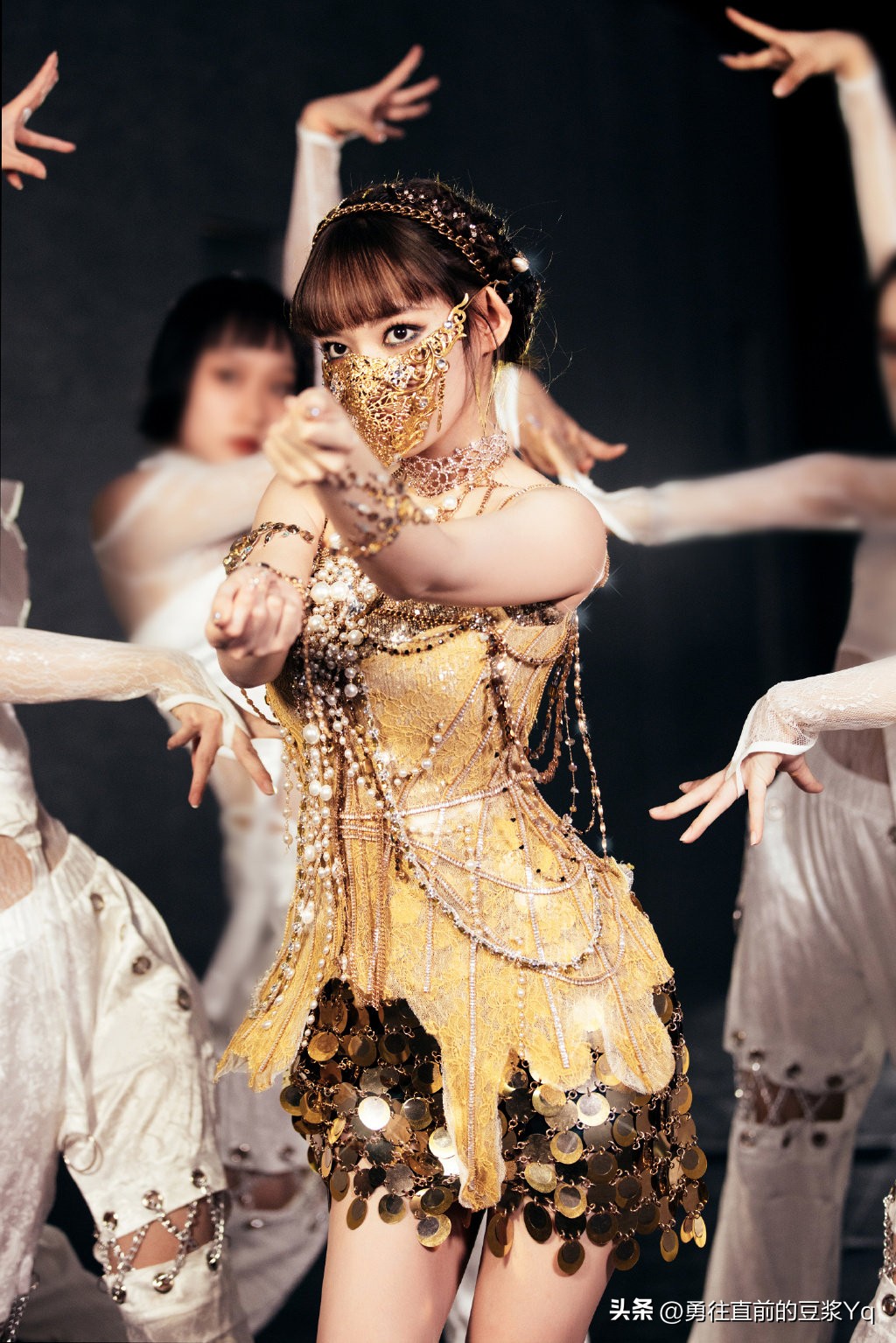 Cheng Xiao Masked Dancer, codenamed "Jin Jiancheng" - iNEWS