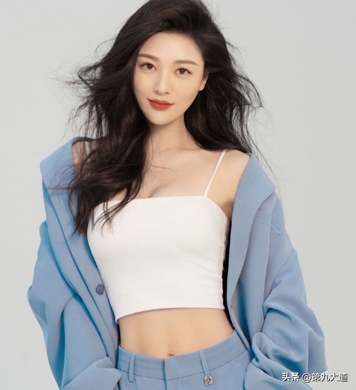 How important is an actress' looks? In "Red Agent", the gap between ...