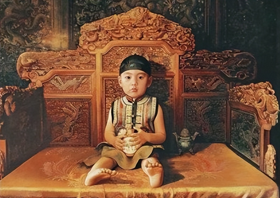 As an important phenomenon in the Qing palace, how did the adoption of ...