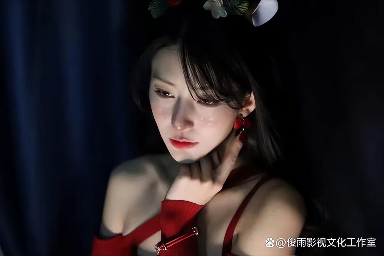 Yang Chenlu - born with a fairy face - iNEWS