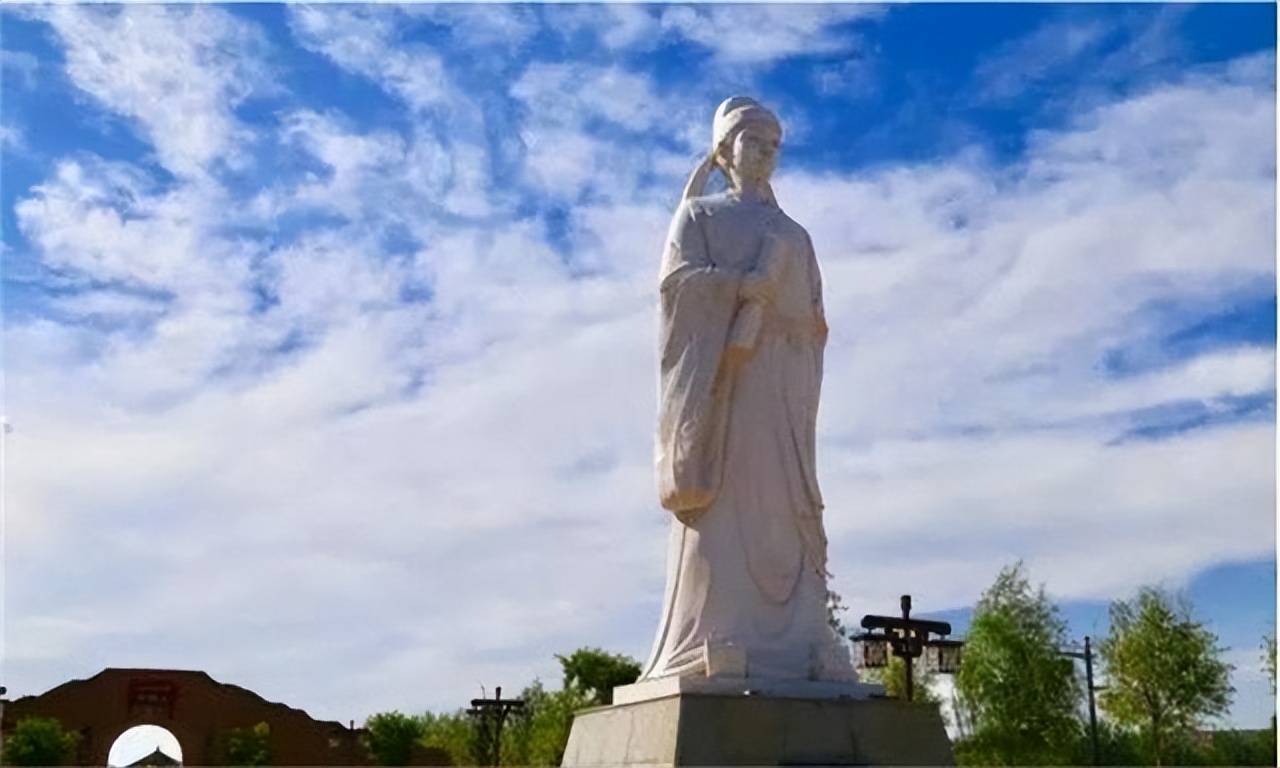 Li He, a poet ghost, only lived to be 27 years old, and his short four ...