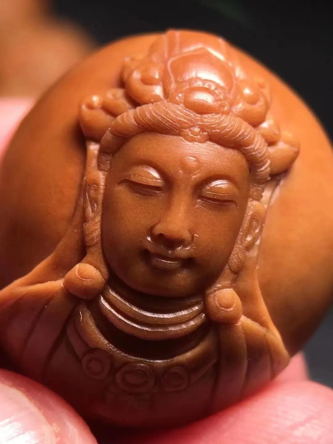 "Avalokitesvara" Fine Nucleus Carving Works - iNEWS