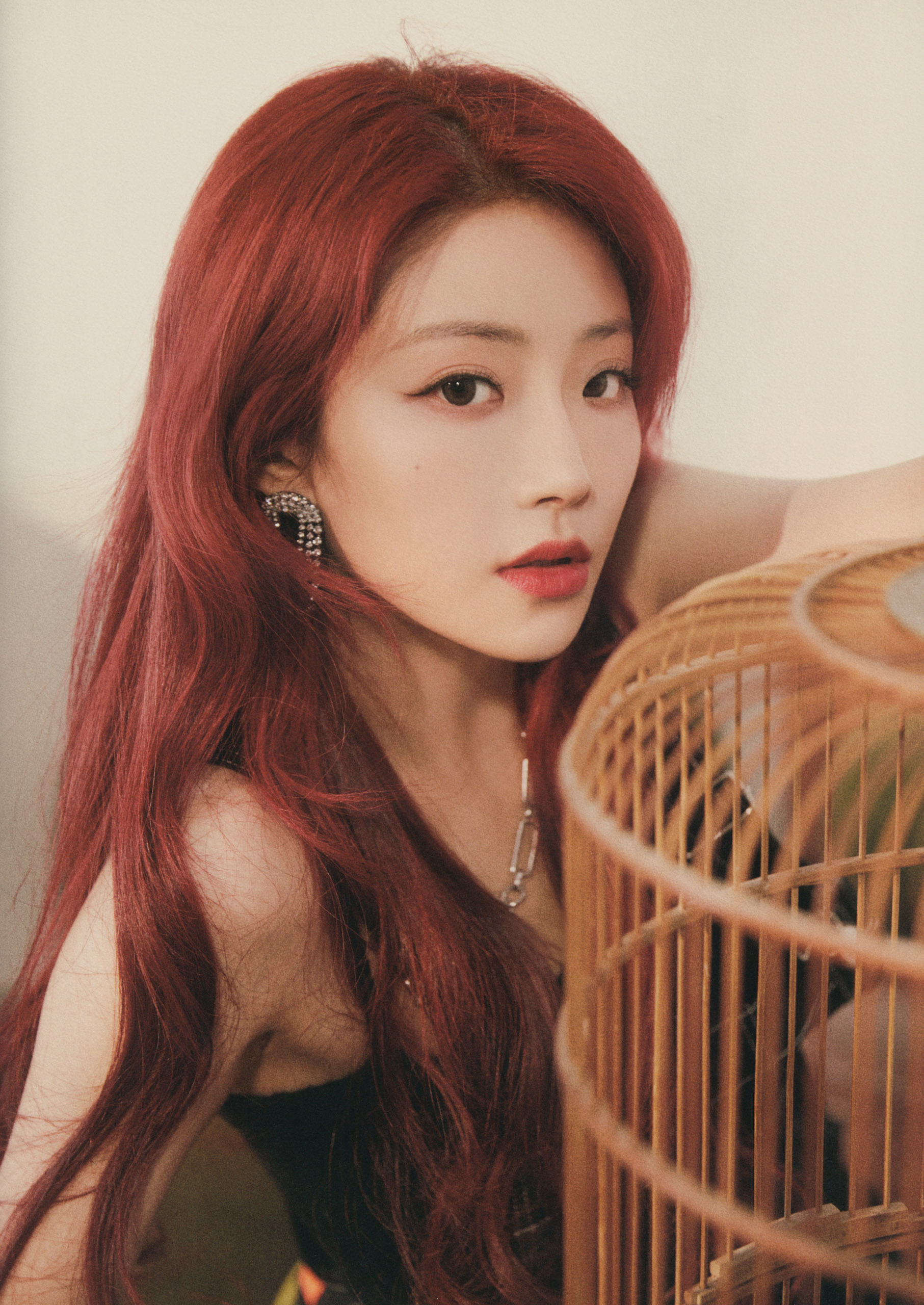 Yu Yan Studio's Weibo announced Yu Yan's new EP warm-up poster, and the ...