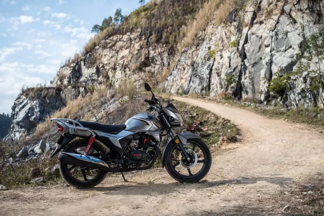 For a newly bought straddle motorcycle, is it better to hang in neutral ...