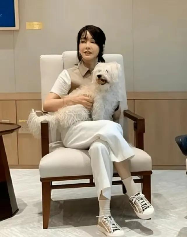 Kim Gun-hee, the first beautiful lady of South Korea - iNEWS