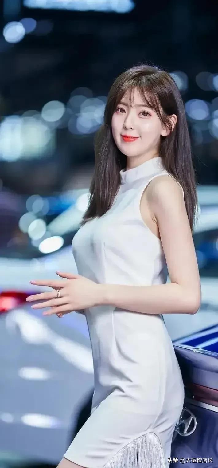 Chunxiao, the most beautiful car model, and HiPhi Y, the "Idol power faction" - iNEWS