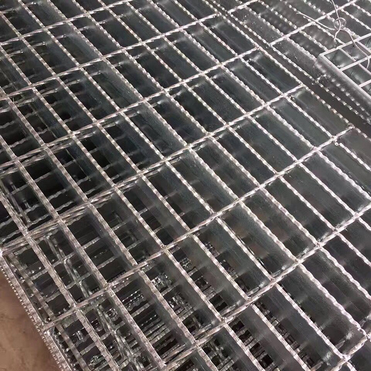 Selection of steel grating ceiling - iNEWS