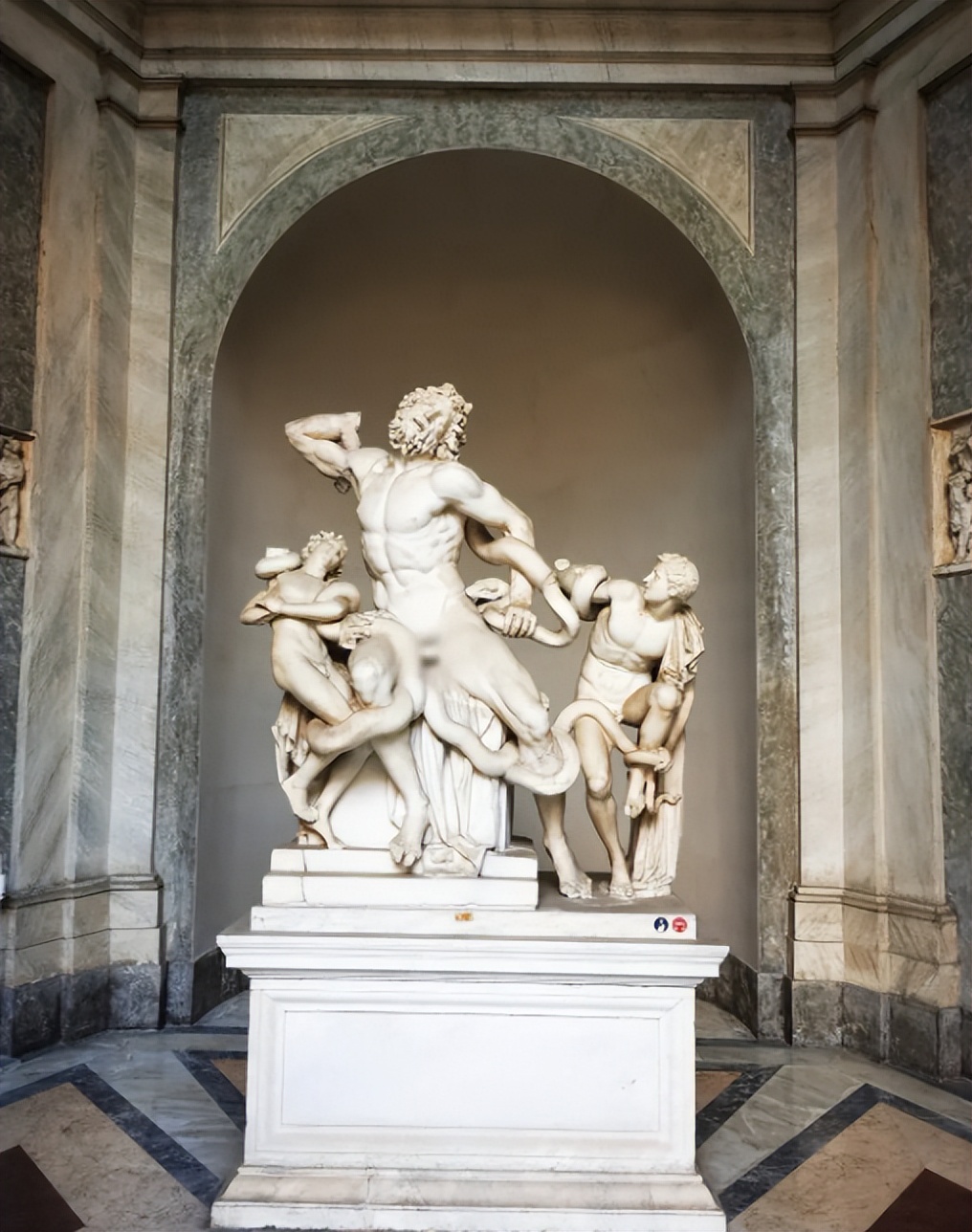 Laocoon: the representative of the perfect body in ancient Greece, or ...