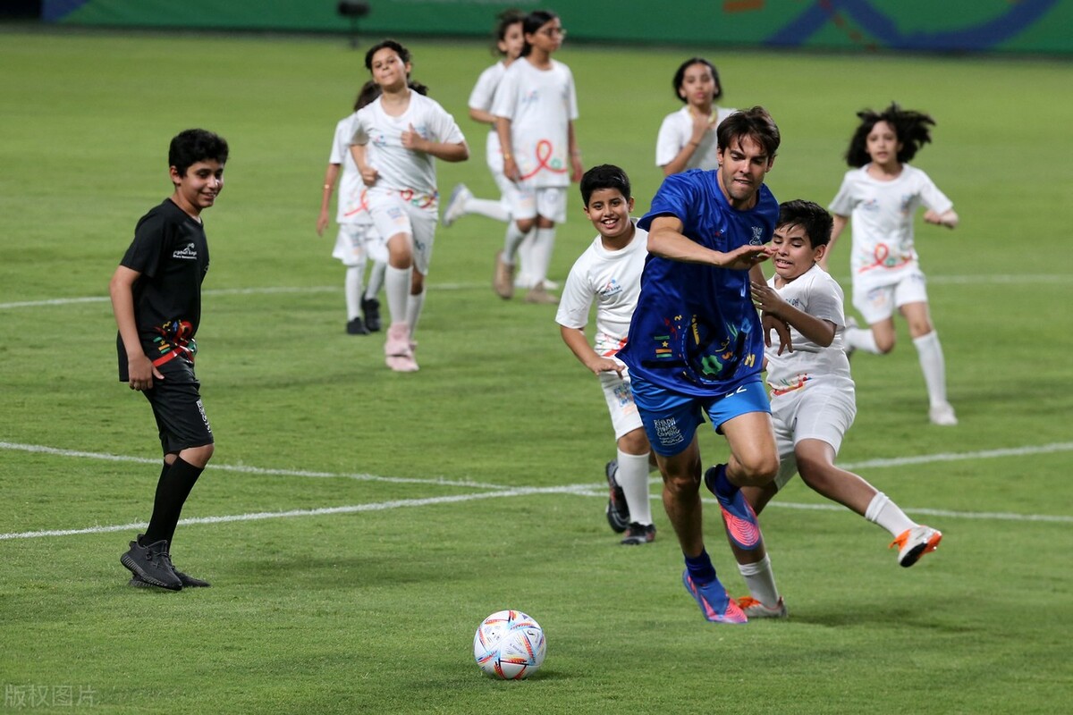 Kaka sighed after running the marathon: The classical front waist has ...