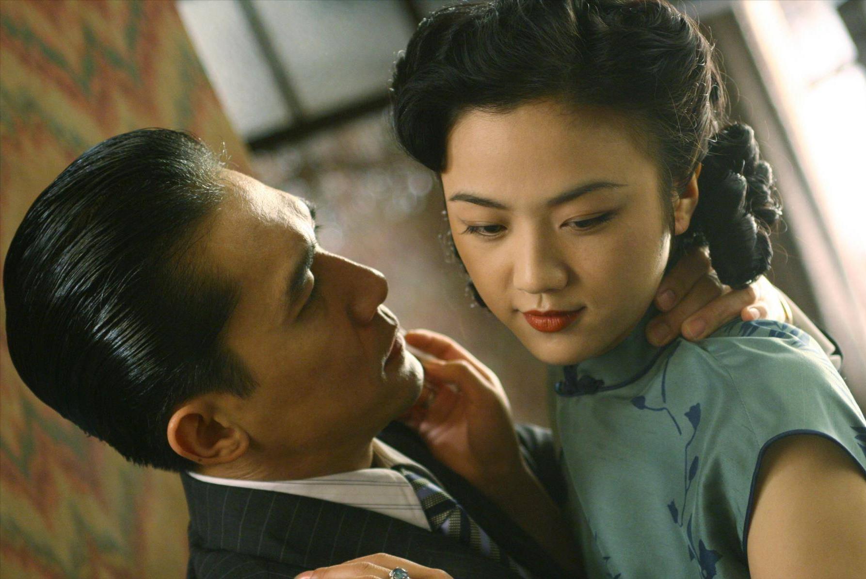 After Tang Wei won the movie again, "false congratulations" became ...