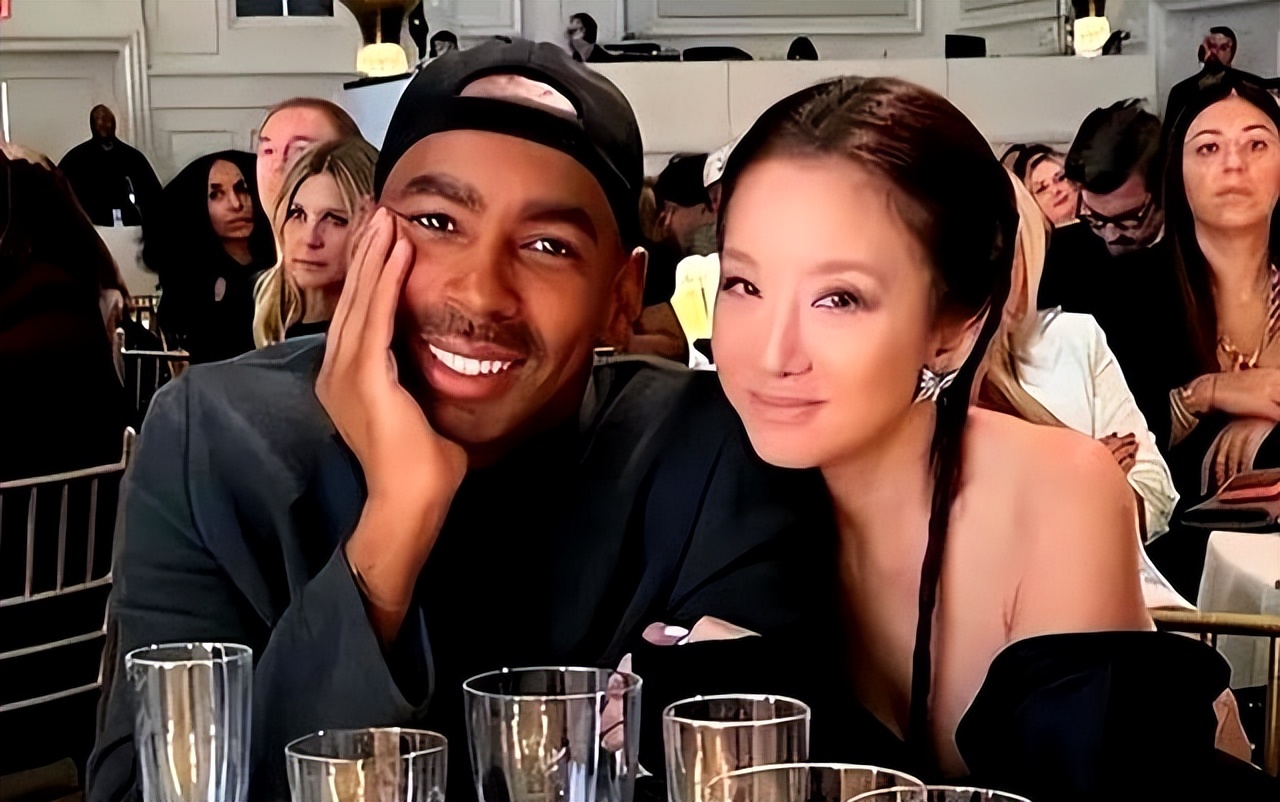 Vera Wang reveals her love affair! The 73-year-old changed her black ...