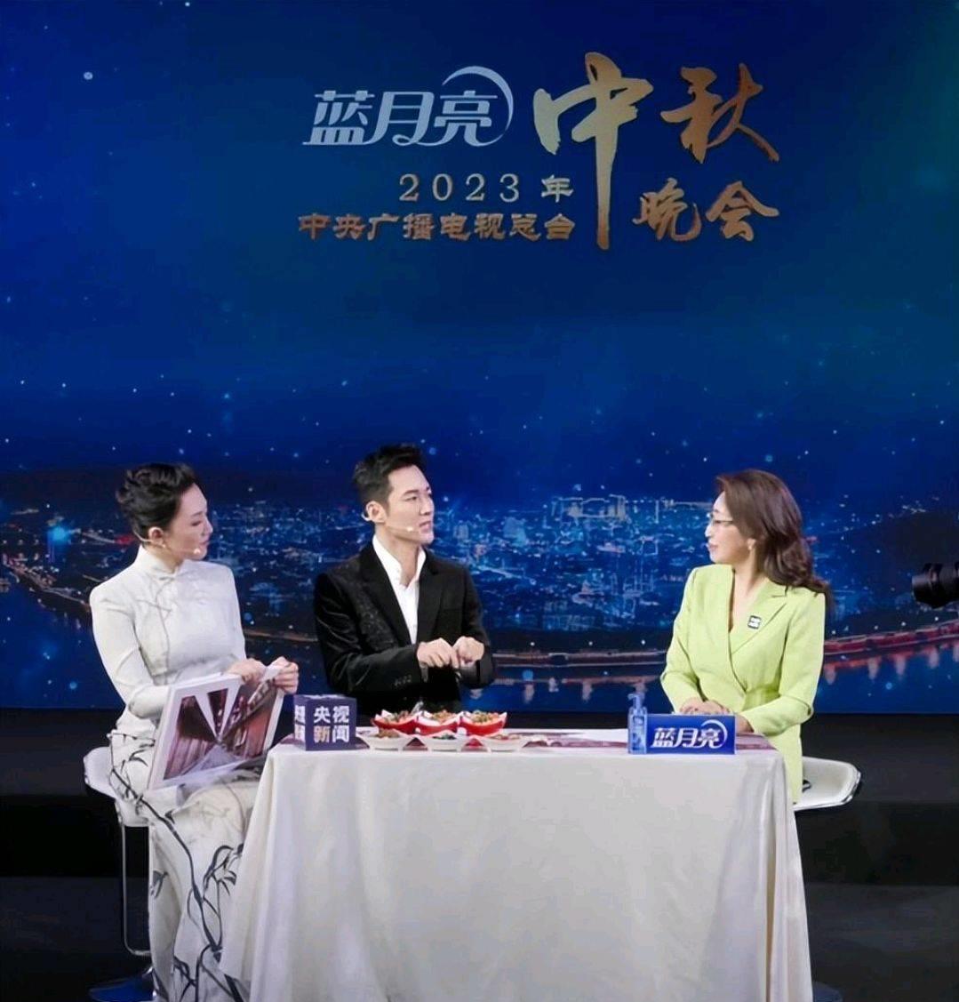 There will be more than 30 groups of guests and 5 hosts at the CCTV Mid-Autumn Festival Gala ...