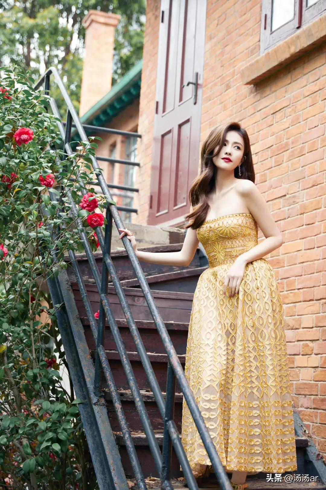 Is Bai Lu the only artist who currently wears three sets of couture on ...