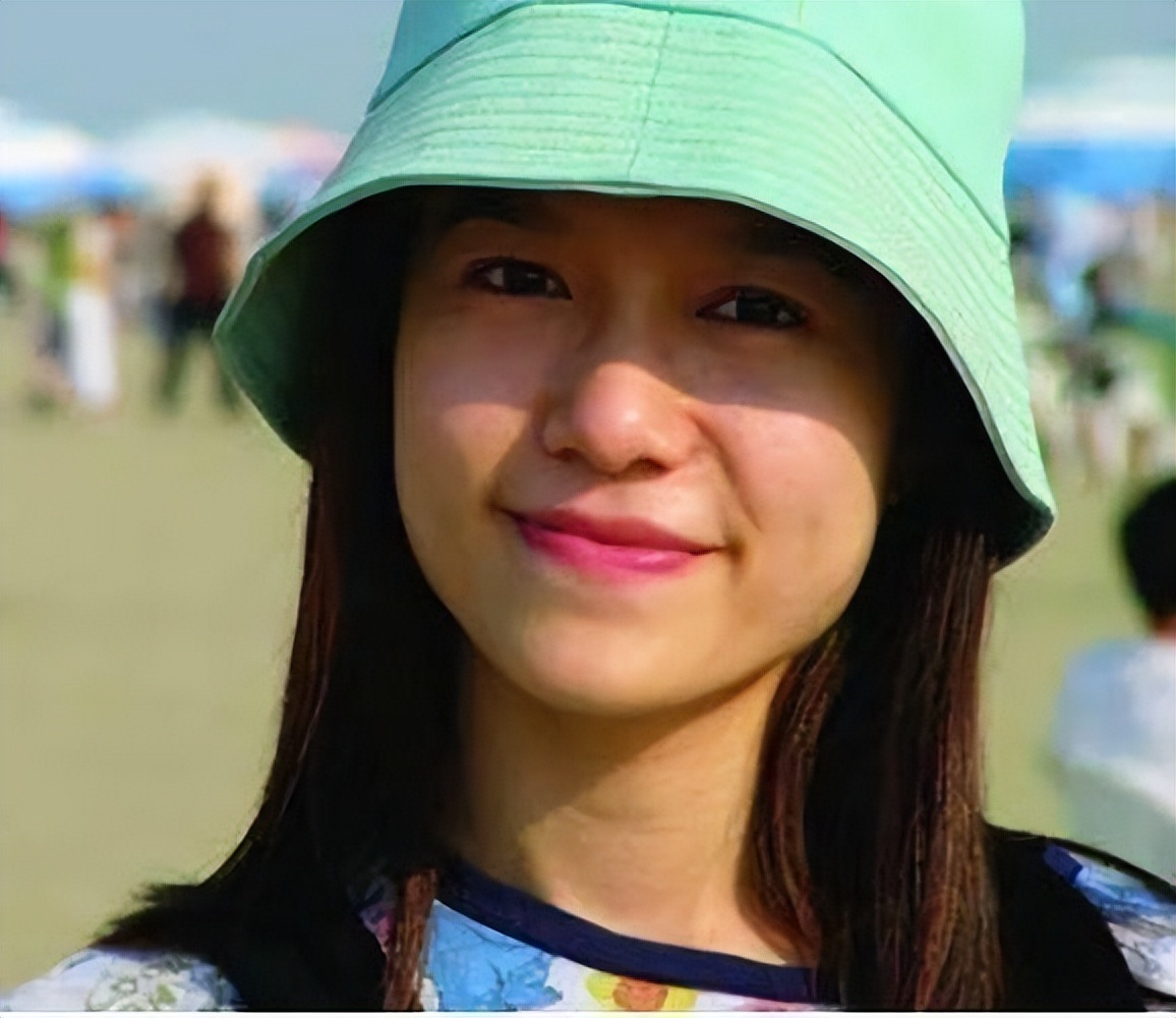 In love for 18 years, Weng Fan, after marriage, went to bed early and ...