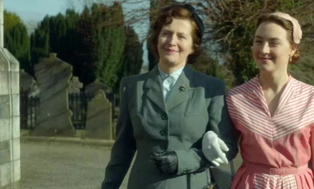 What is the purpose of the multiple freeze-frame images of Alice in the ...