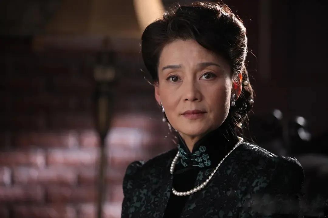 China's first-class actor - Pan Hong - iNEWS