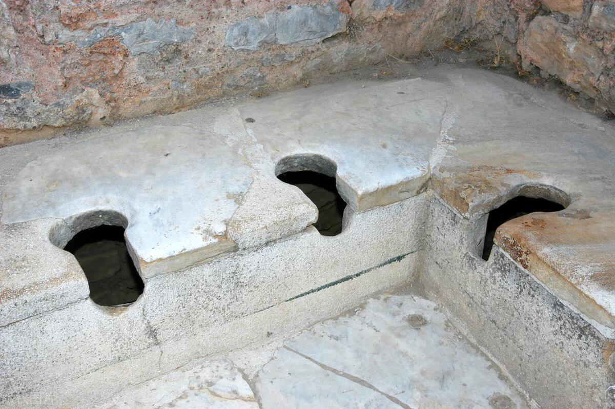 What did ancient toilets look like? - iNEWS