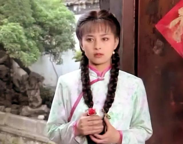 Actor He Yin: It took her 13 years to become popular but her husband ...