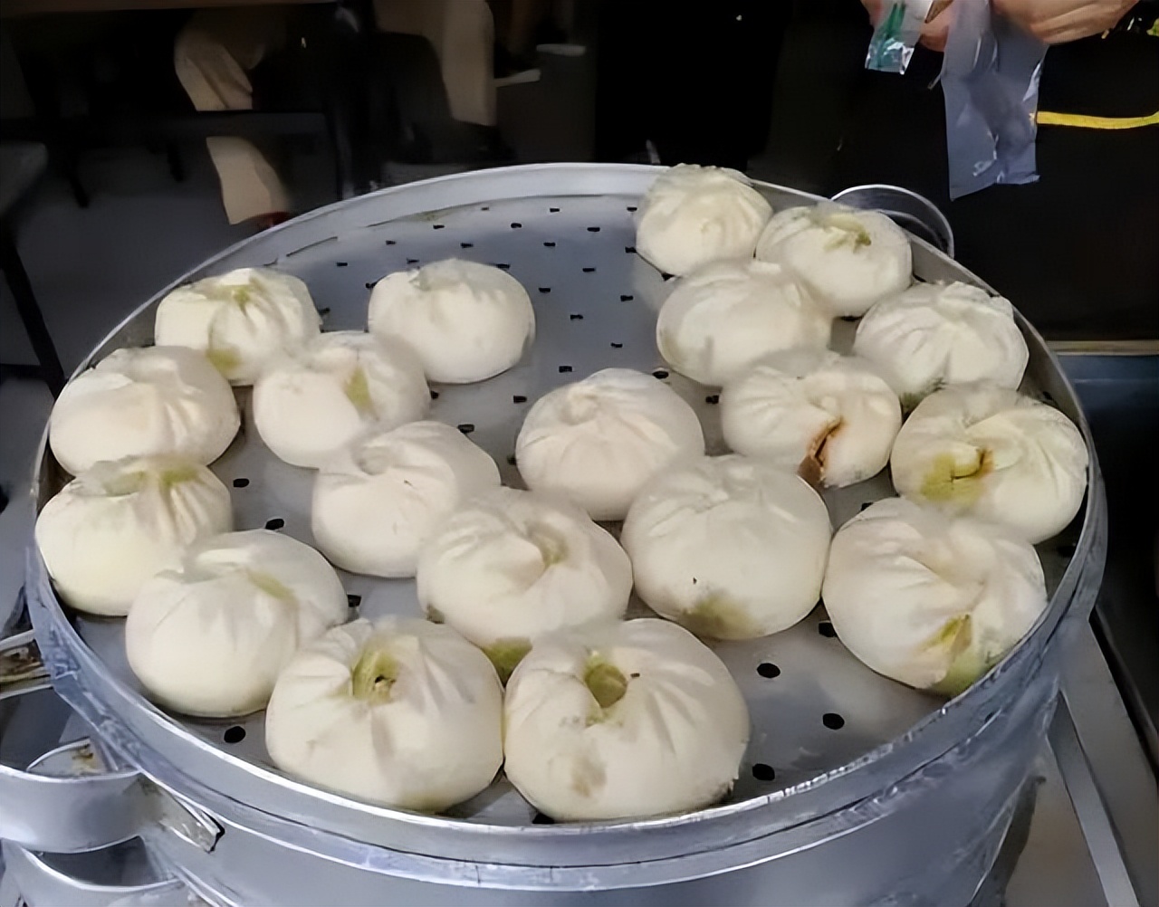 Chengdu people's favorite bun shop, five stuffing bag breakfast - iMedia