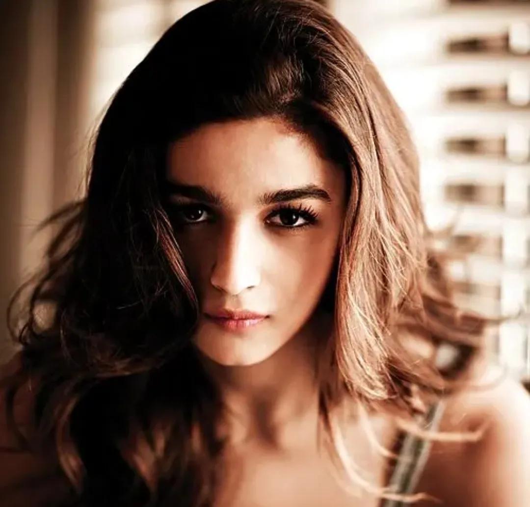 Indian beauty actress Aaliyah Bhatt - iNEWS