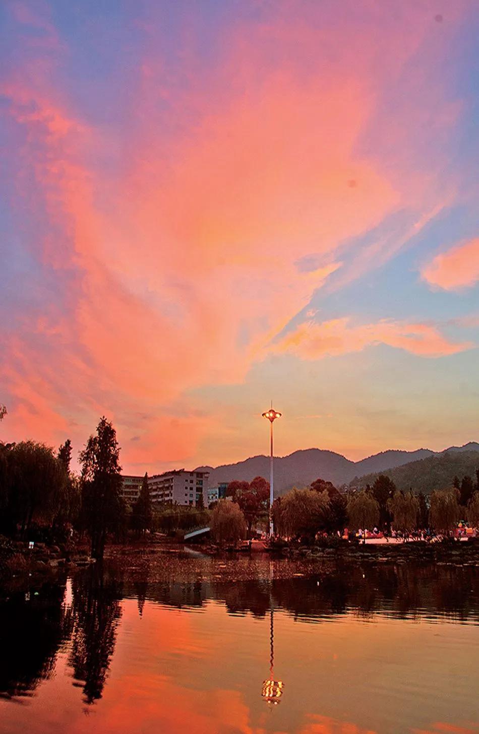 Guo Wai Hongxia - iNEWS