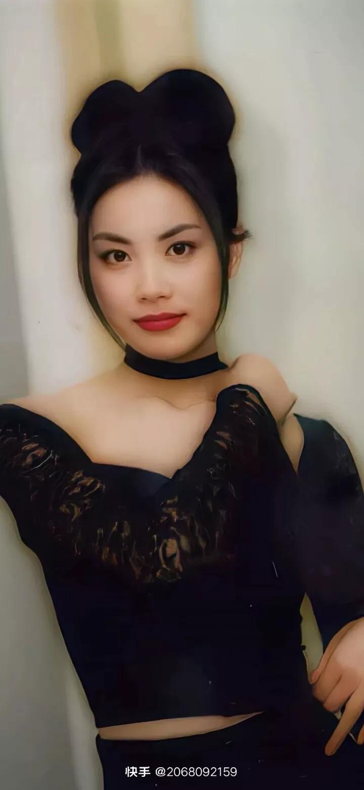 Beauty queen and singer Faye Wong - iMedia
