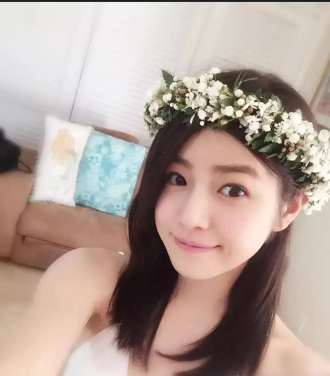 locking! The broadcast will start tonight, and Michelle Chen will walk ...