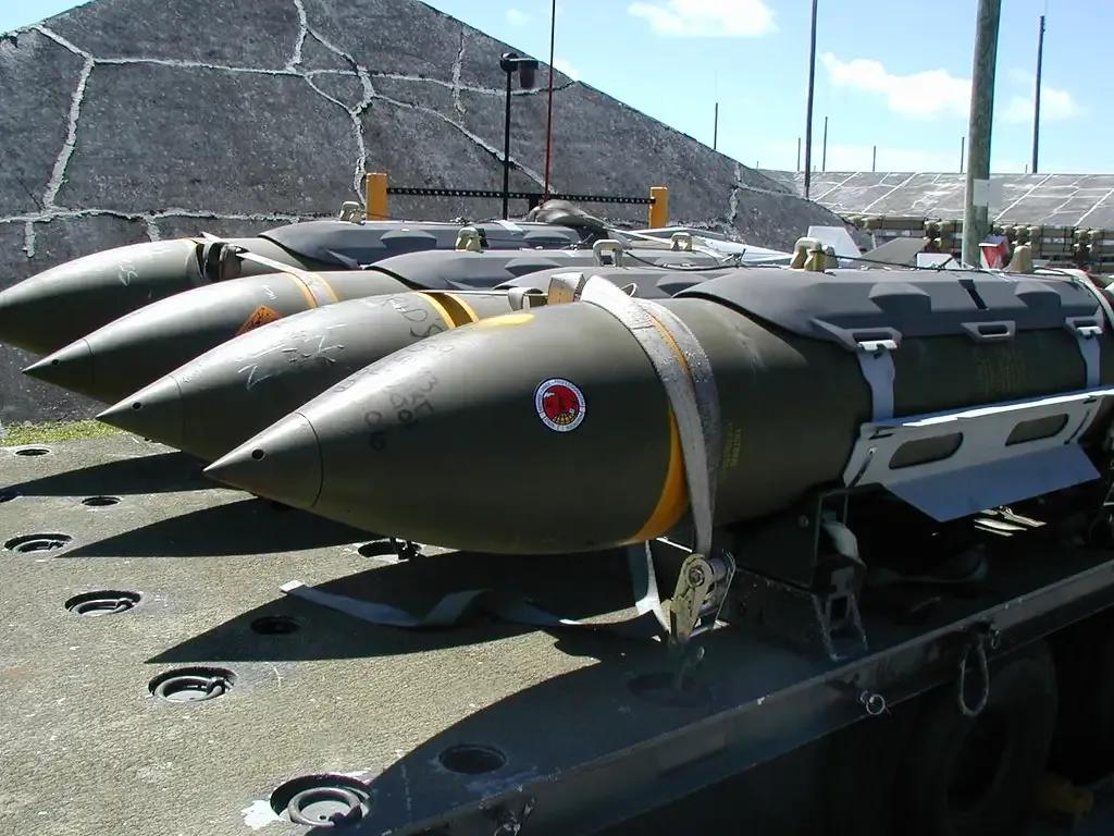 The cluster shells are very effective, and the Ukrainian army has hit ...