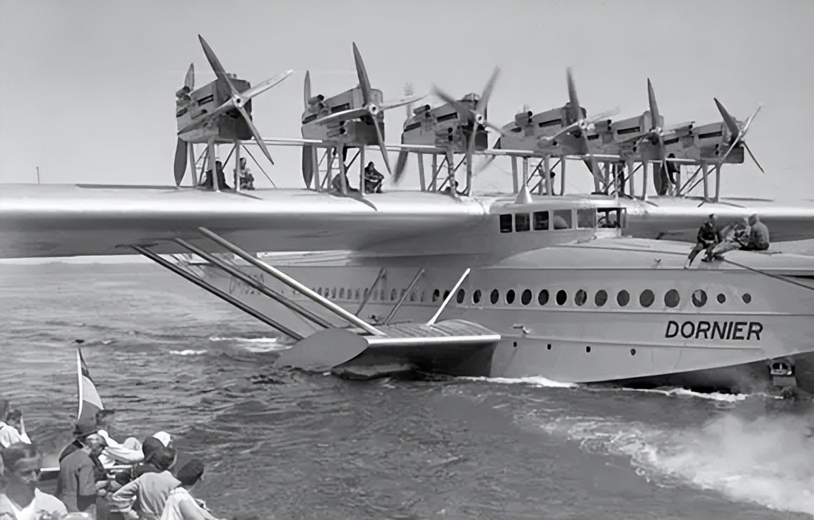 The German Do X large seaplane, the largest model in the world before ...