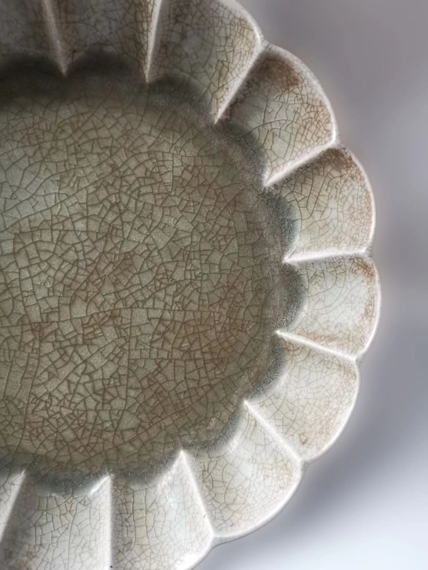 Northern Song Dynasty Ru Kiln Flower Mouth Plate - iMedia