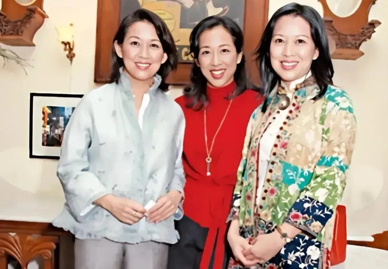 The group photo of Zhu Lingling's three sisters was exposed: the twin ...