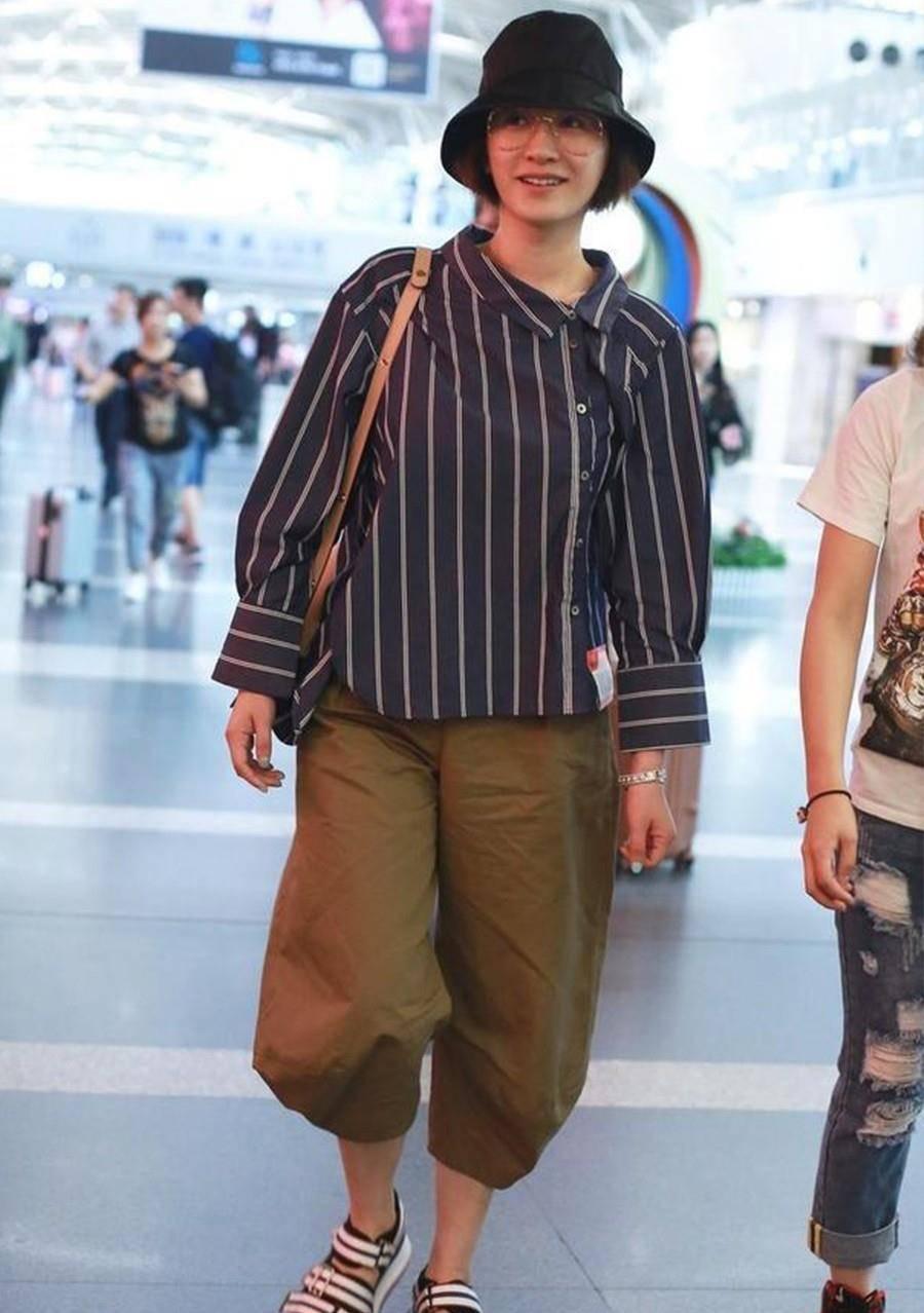 Li Xiaoran and his wife are so tired - iNEWS