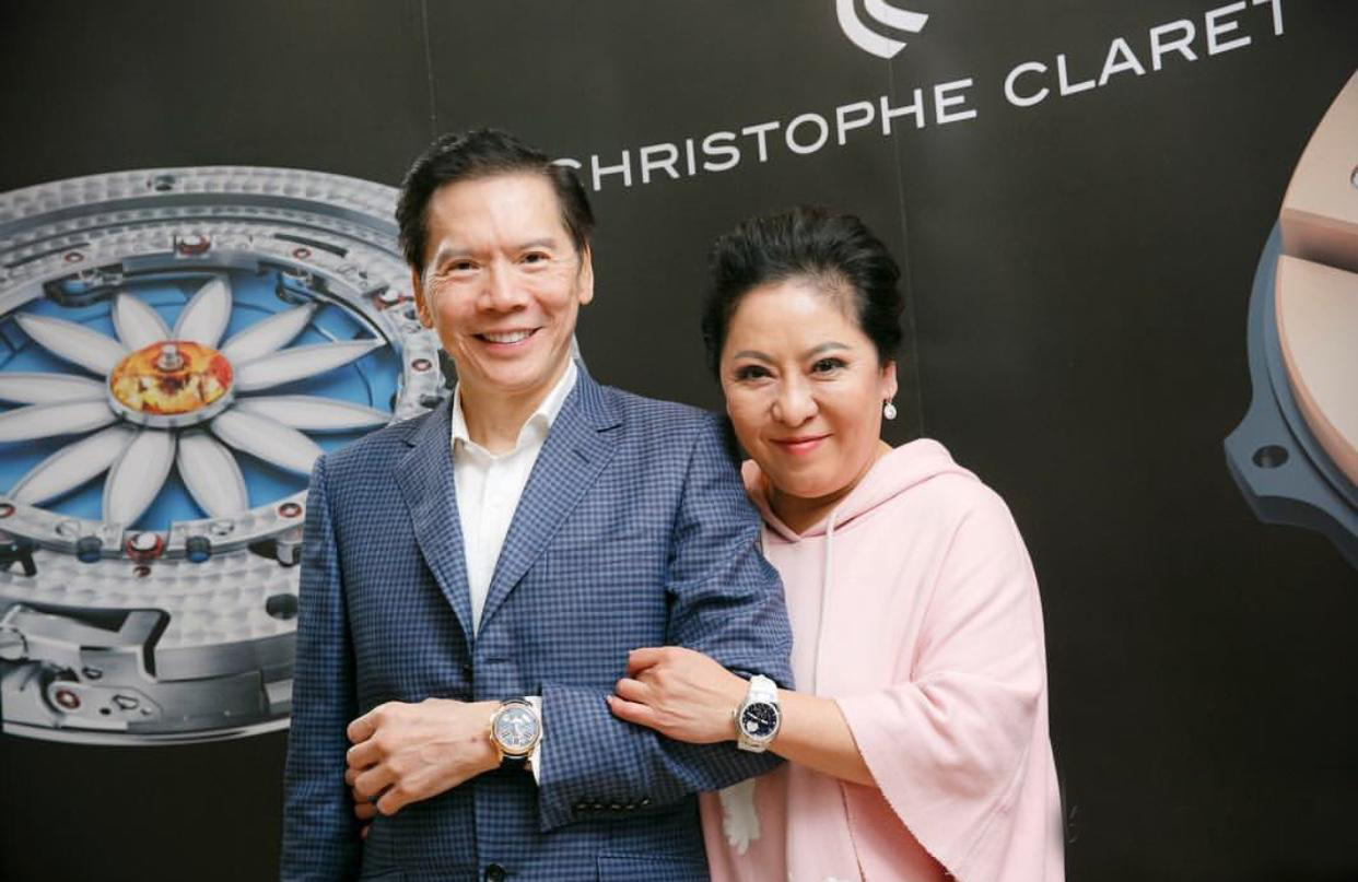 Xiang Huaqiang and his wife chartered a flight back to China, and ...