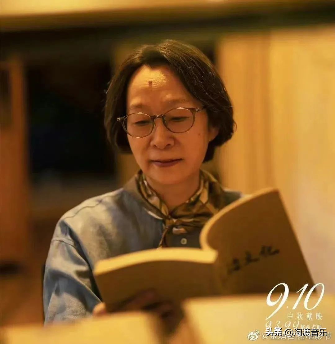 After 31 years, the golden rooster is awarded again. The spring of a ...