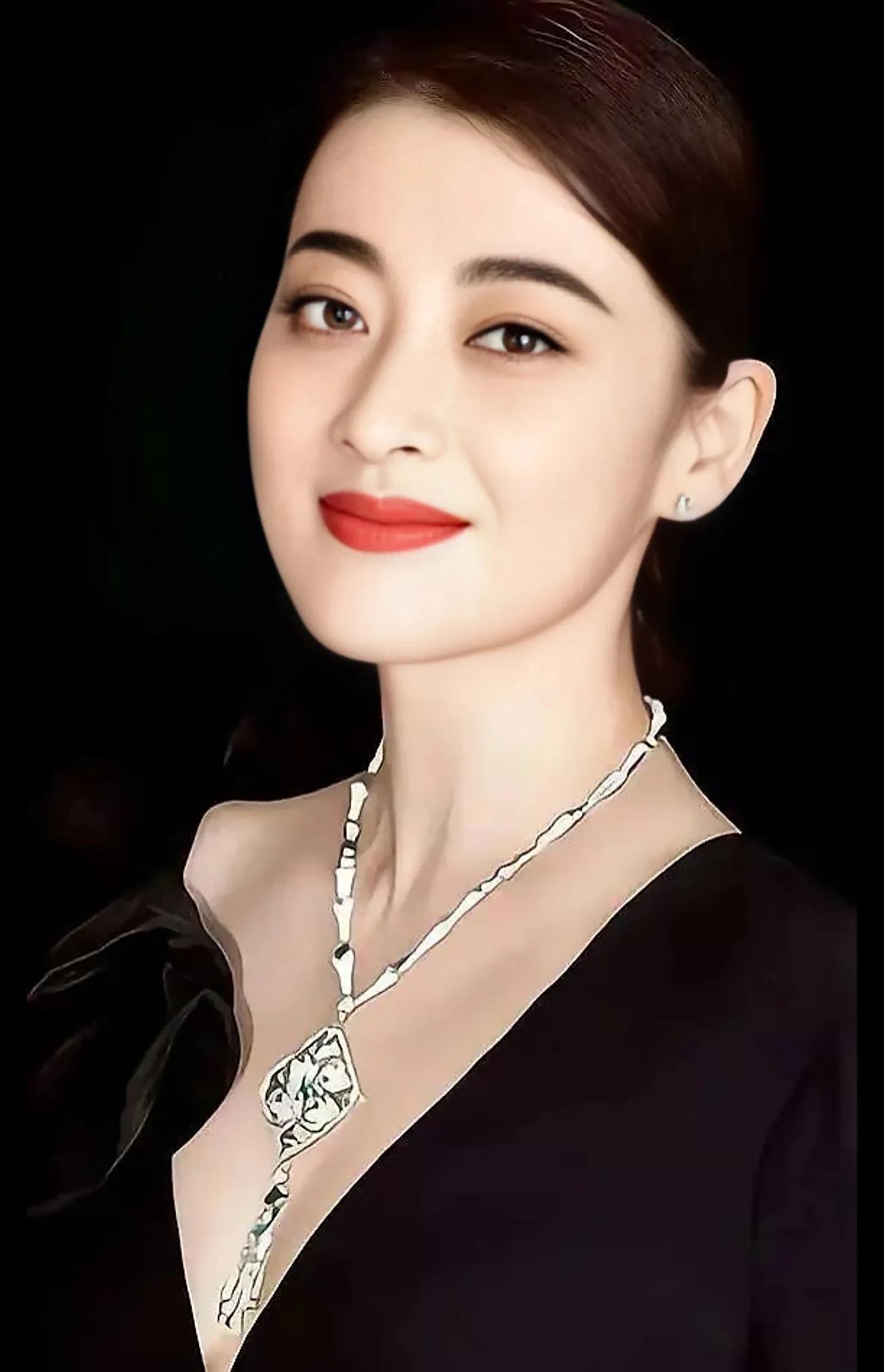 Compare the present and the past! Is Mei Ting's appearance in the ...